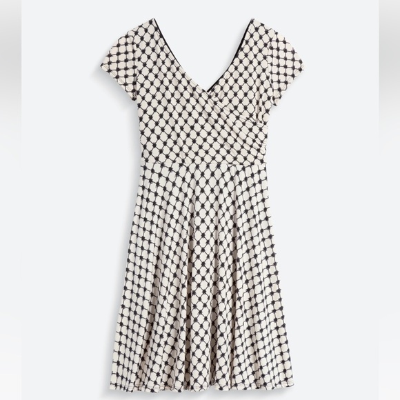 Gilli | Dresses | Gilli Anwen Jersey Dress Off White | Poshmark
